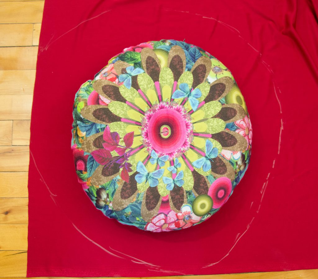 DIY Round Decorative Pillow – Eclectic Spark
