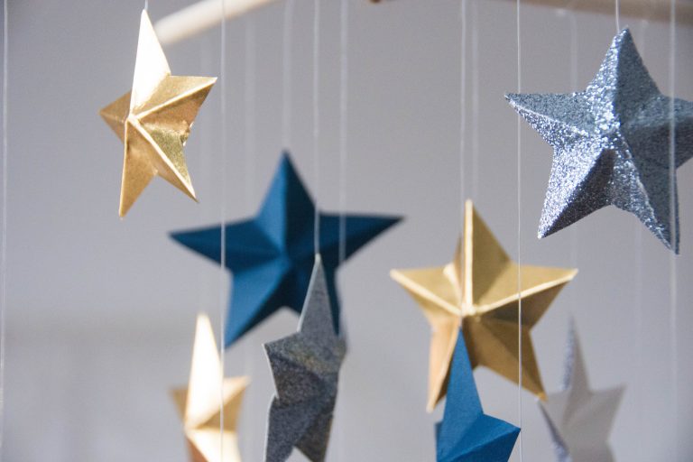 DIY 3D Star Mobile – Eclectic Spark