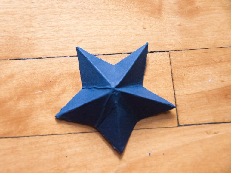 DIY 3D Star Mobile – Eclectic Spark